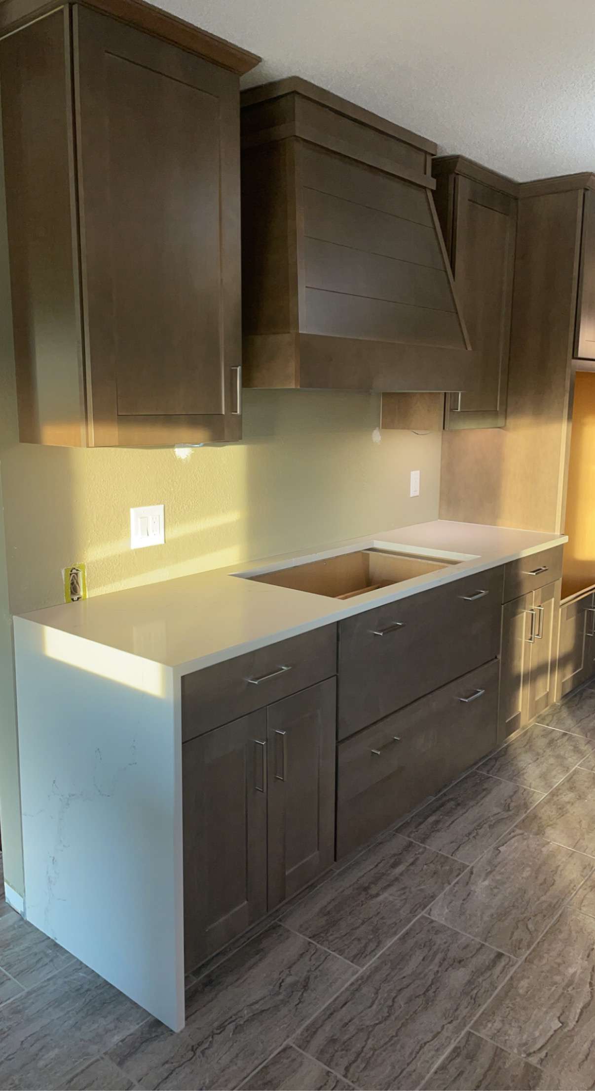 Waterfall Countertops: Everything You Need to Know - Elite Stone ...